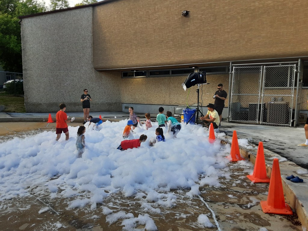Ecole Luxton School BBQ – Mary Kardash Child Care Centre Inc.